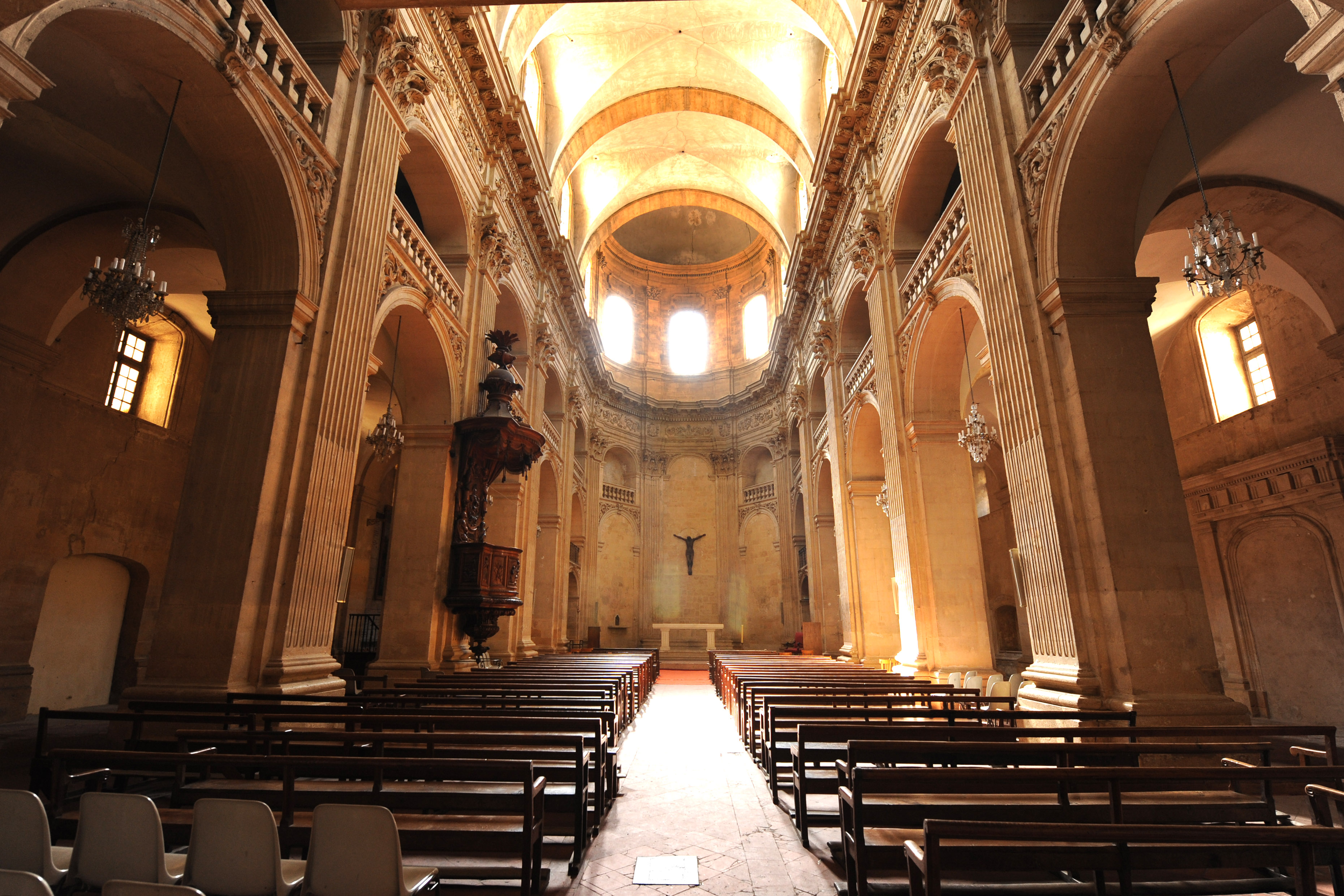 Chapelle des Jésuites - Lycée du Sacré Cœur • Aix en Provence - Office ...
